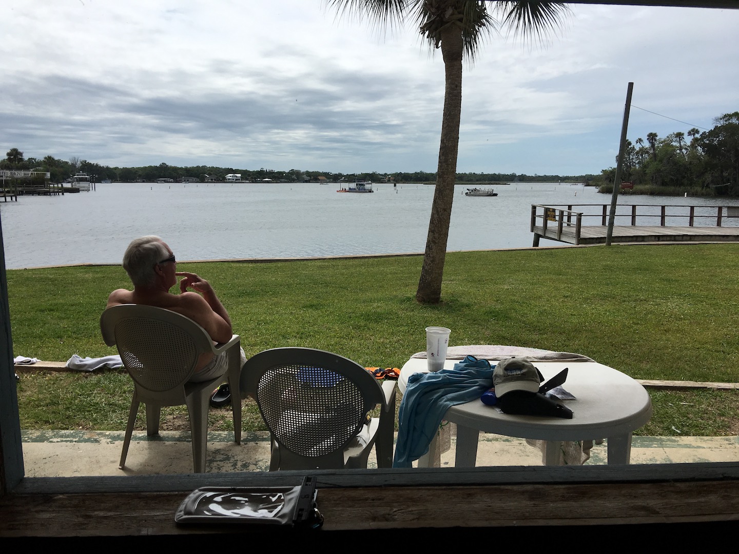 Hotel Room Crystal River, Waterfront View Accommodations Citrus County ...