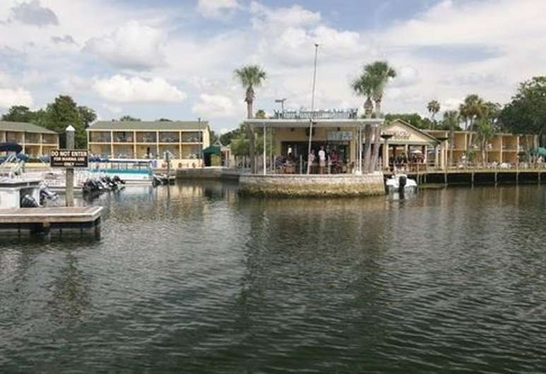 Port Hotel and Marina